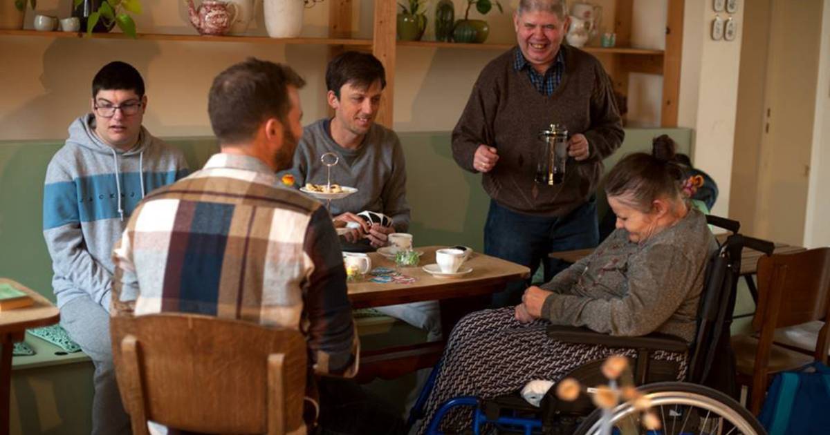 Heuvelheem opent nieuw café: “Mensen met een beperking zetten passie ...