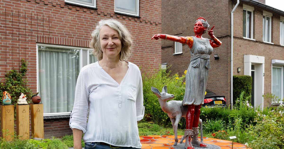 Een knipoog van een godin uit de voortuin van Esther: ‘Een kunstenaar moet kunnen prikkelen ...