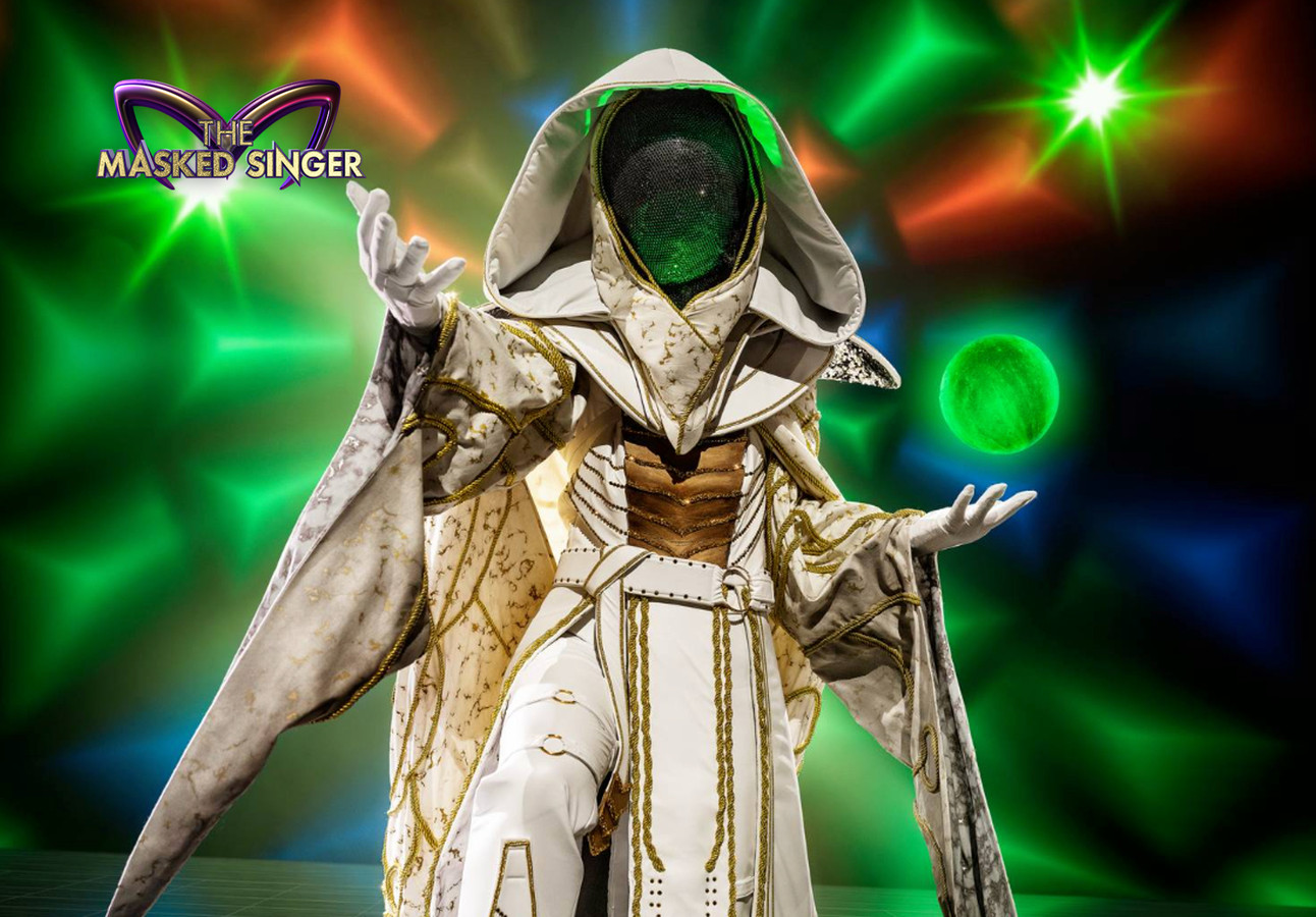 Wie verschuilt zich achter het masker van Tovenaar? Dit zijn alle ...