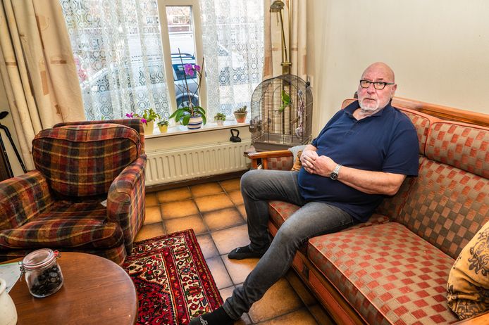 Cor-Jan (66) zorgde jaren voor zijn moeder, nu zij dood is moet hij uit ...