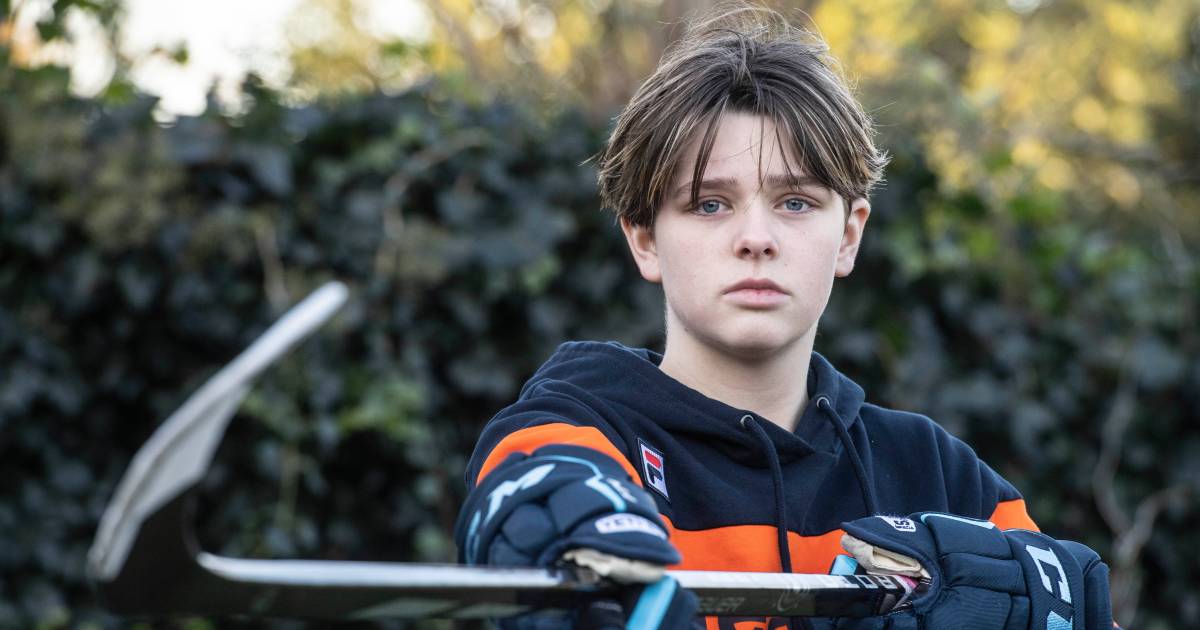 Noa (14) gaat ijshockeyen op de Olympische Jeugdspelen: ‘Het voelt als een vriendenvakantie ...