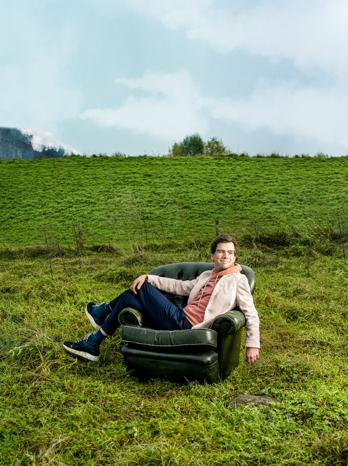 Cabaretier Pieter Derks staat twee keer op het podium in theater Veghel ...