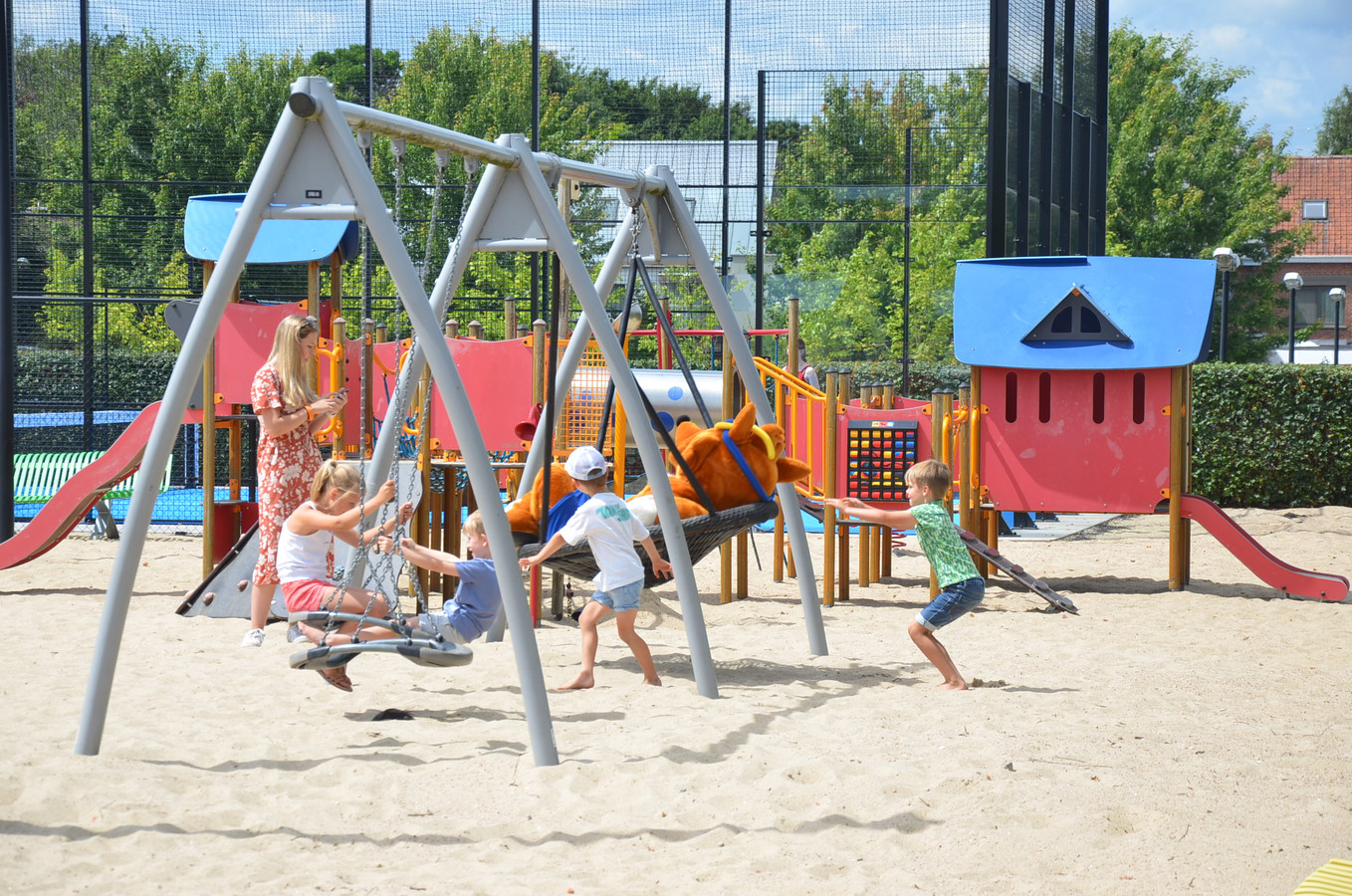 “Al vijf padellocaties in Beveren, maar nergens klachten”: LAGO De ...