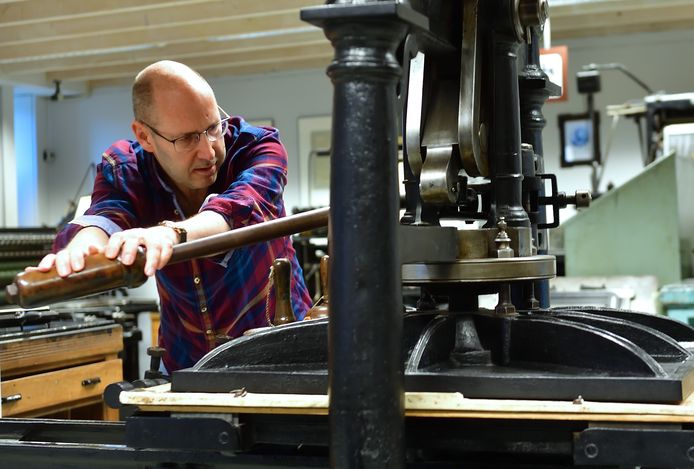 Huismeester Patrick wordt wegbezuinigd bij het Drukkerij Museum: ‘Dat ...