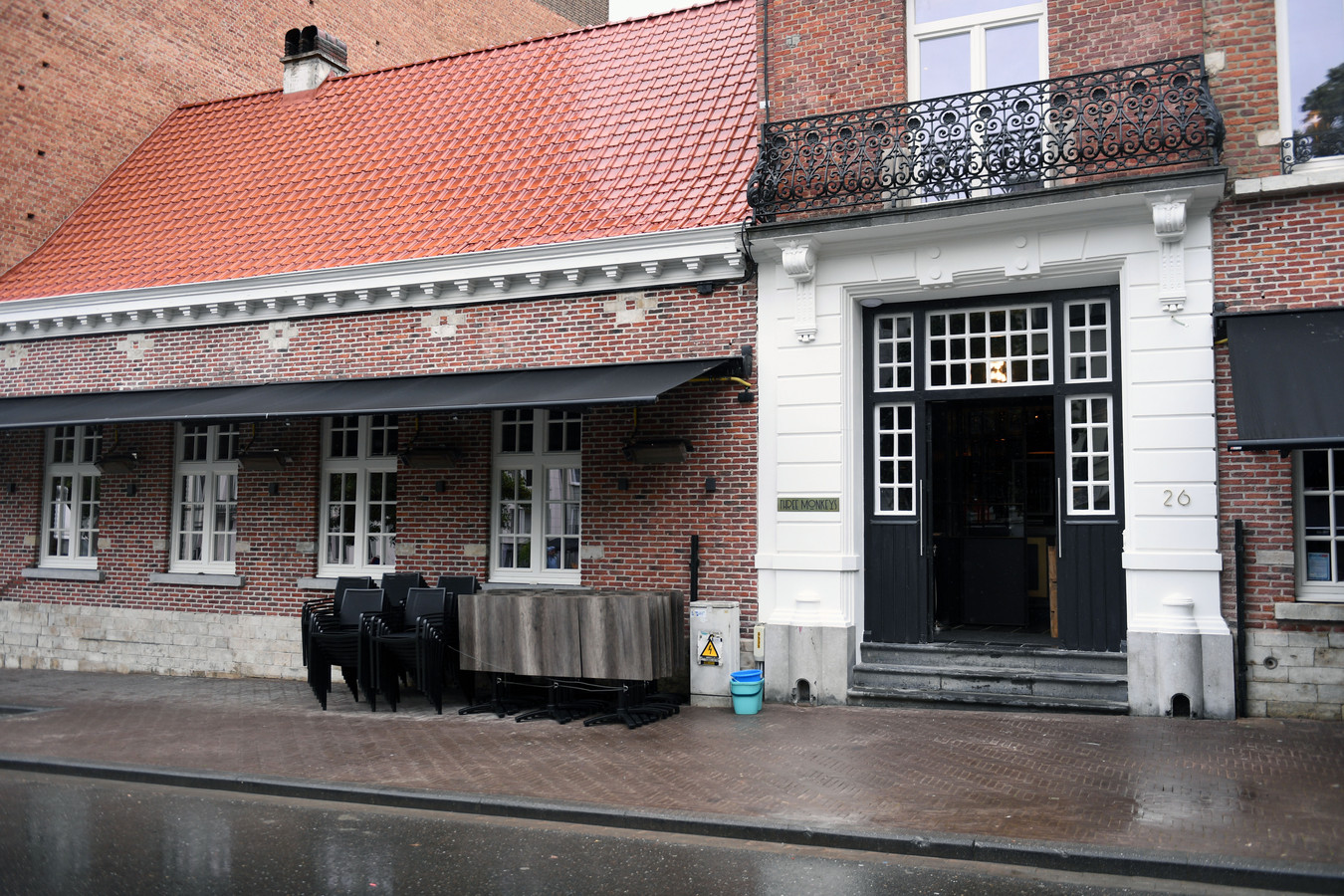 Filip geeft legendarisch café Universum van papa Frans een nieuwe ...