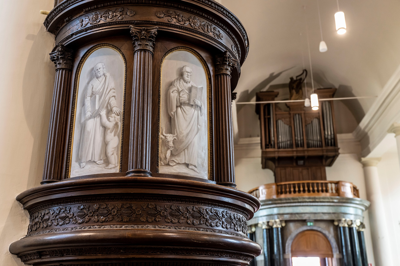 Schoonaarde trapt feestjaar op gang met inhuldiging gerestaureerde kerk ...