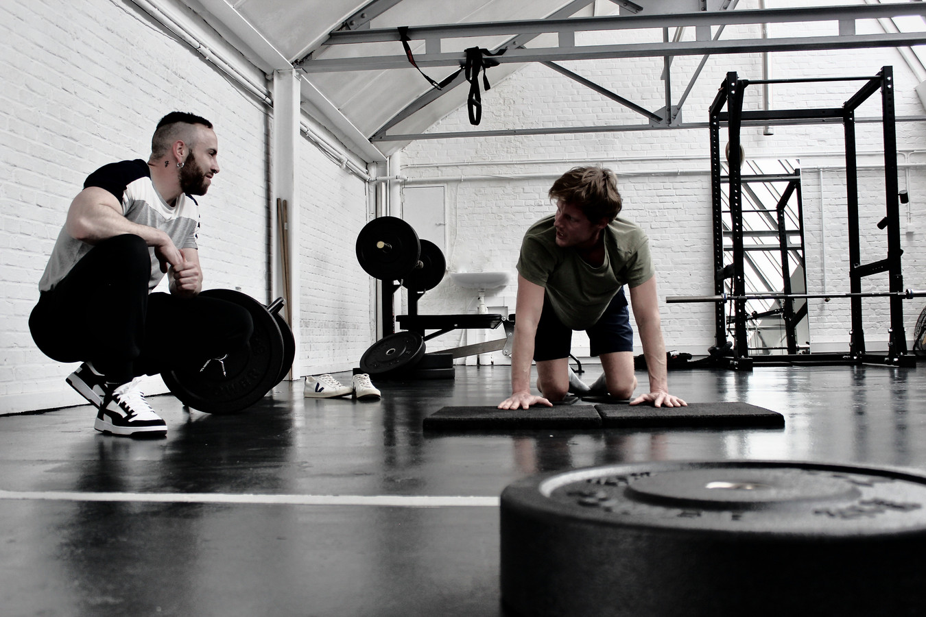 REPORTAGE. Op bezoek in de Queer Gym: “In een andere fitness zou ik mij ...