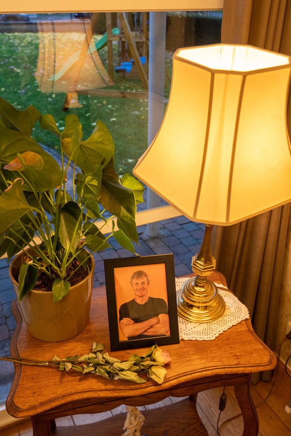 LEVENSVERHAAL. Ronnie Leeters (59), directeur van rusthuis De Olijfboom ...