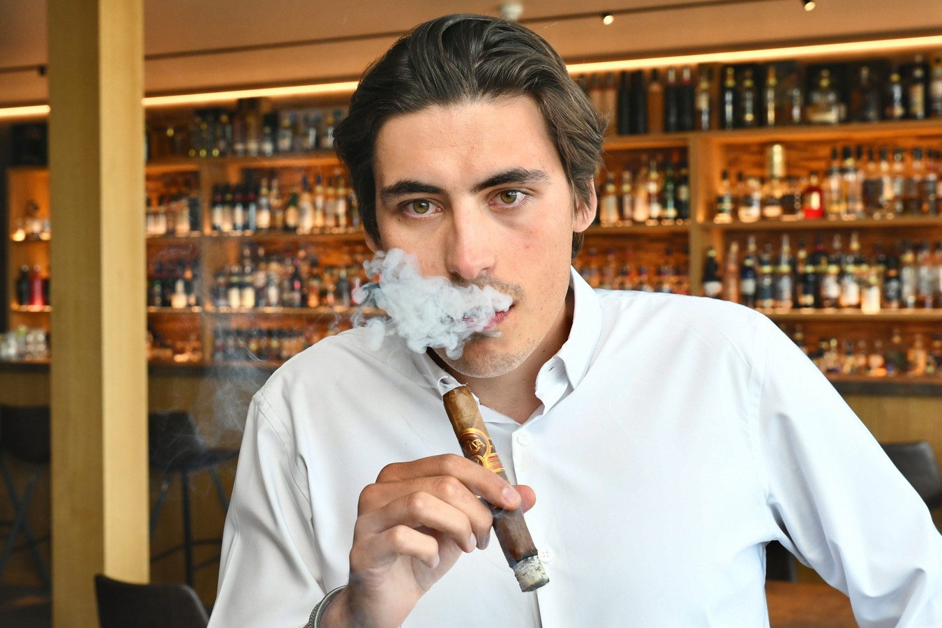 Gilles verdedigt Belgische eer op WK sigaar roken in Kroatië: “Totaal ...