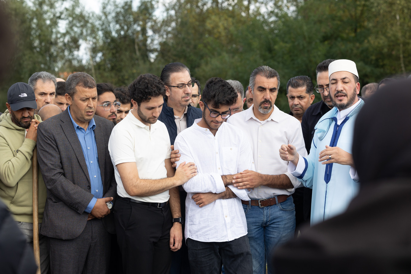 Afscheid van Thabet (16), die stierf aan een hersenbloeding: “Hier is zoveel onmacht... En ...