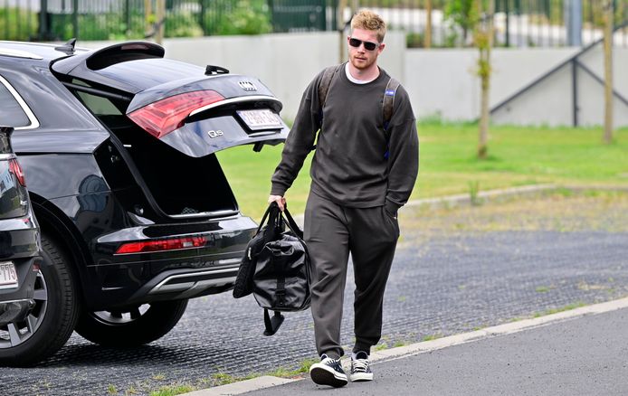 Défilé de bolides à Tubize: Lukaku en Ferrari, Batshuayi dans une BMW ...