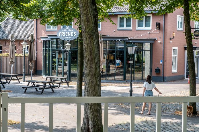 Niet alleen zoon en ouders zien geen heil in voortzetten grand café op ...