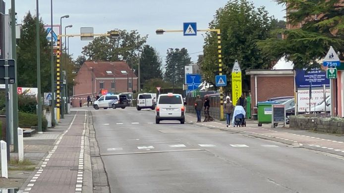 School in Betekom opnieuw vrijgegeven na bommelding op briefje: 700 ...