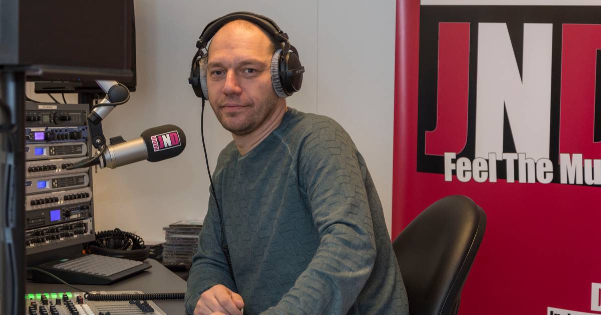 Dj's Radio JND uit Best sluiten zich 72 uur op in studio voor het goede doel | Best | ed.nl