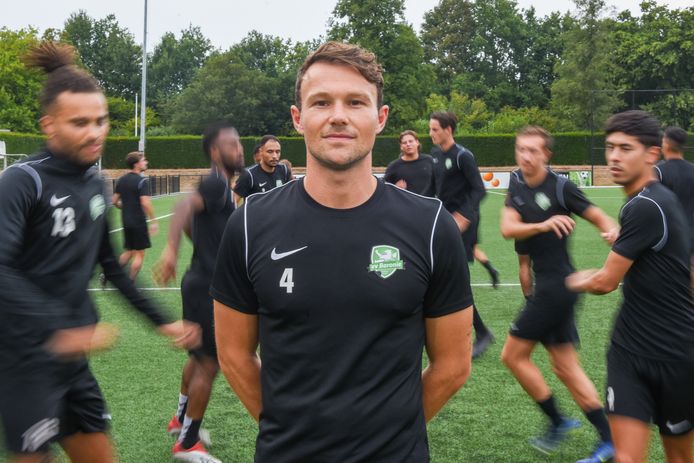 Strijder Veldhof moet na zeven jaar toch weer wennen bij Baronie | Amateurvoetbal | bndestem.nl