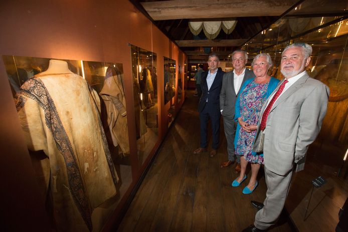 80 stukken uit collectie Fernand Huts in Teseum | De Krant | hln.be