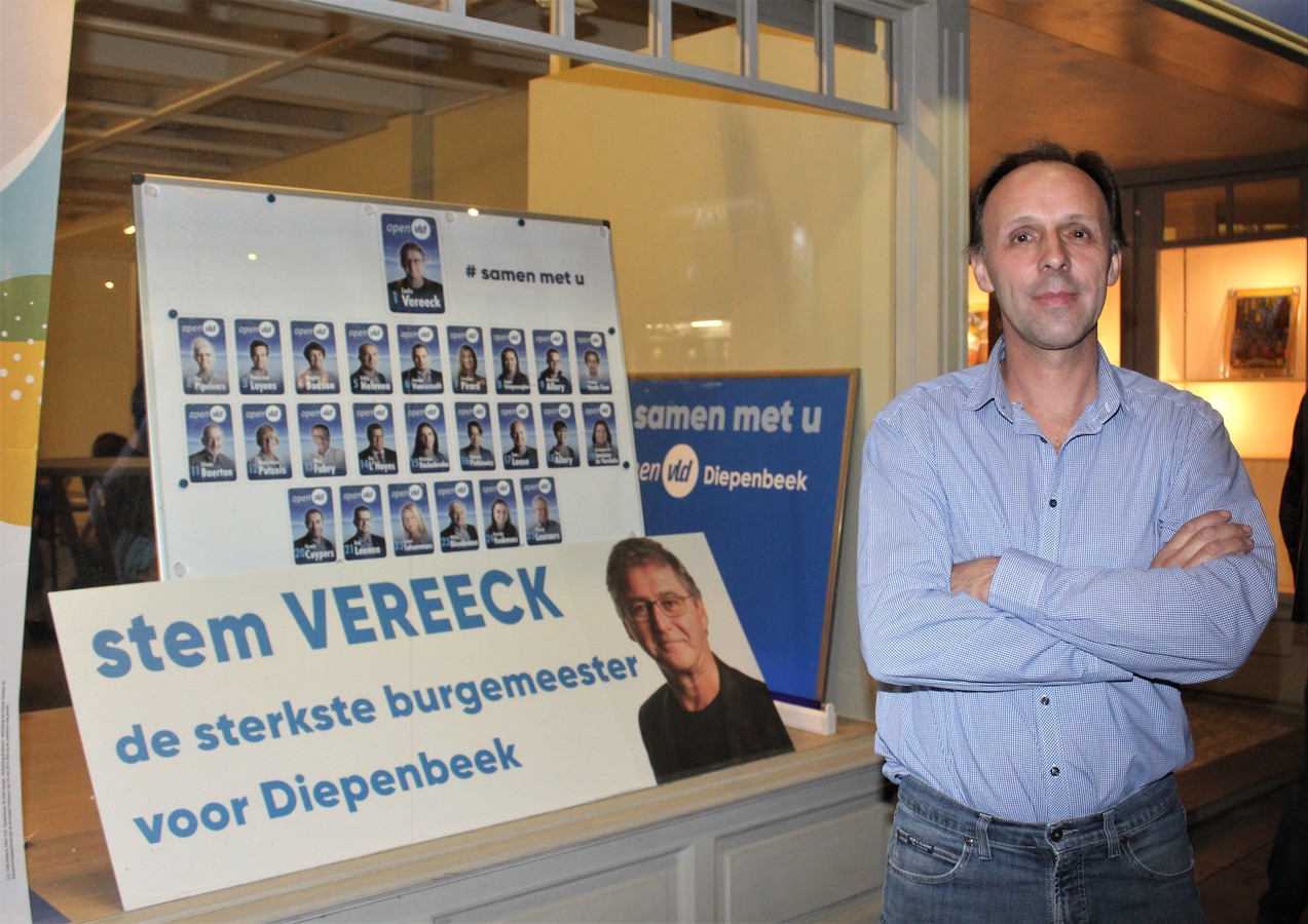 Slechts twee Diepenbekenaren komen uitleg vragen aan Lode Vereeck | Foto | hln.be