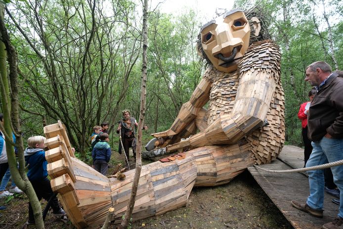 Gigantische trollen duiken op in De Schorre: kunstwerk is geschenk van ...