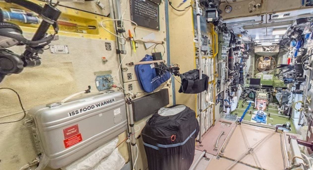 Met Google Street View rondkijken in ruimtestation ISS | Foto | AD.nl