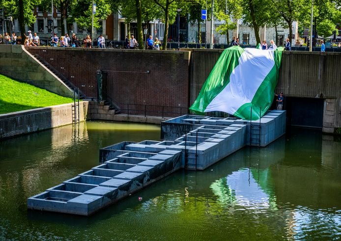 Van lelijkste naar leukste plek van Rotterdam en een springende vis ...