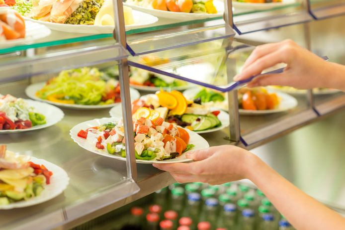 Zó word je gestimuleerd gezond te eten in de bedrijfskantine | Werk | AD.nl