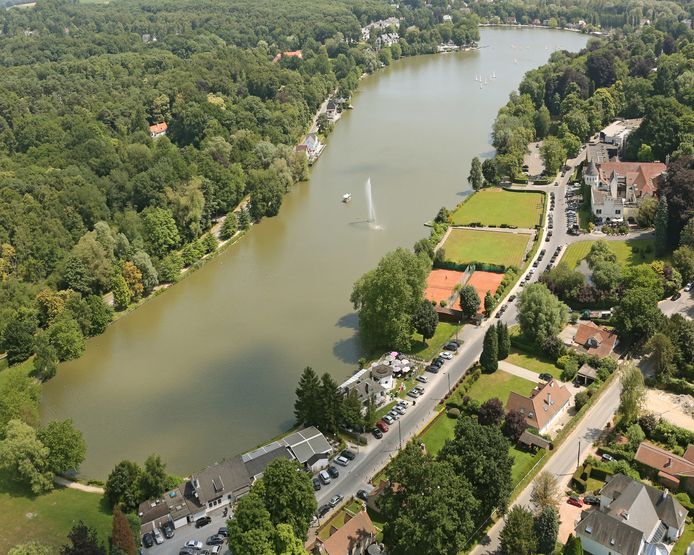 La “Brasserie du Lac”: des fruits de mer avec vue aux portes de ...