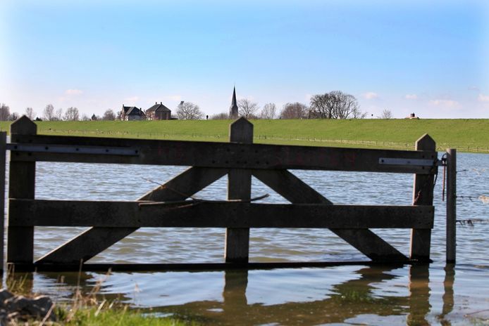 Buren nog te bouwen botenloods Maurik vrezen 'Berlijnse Muur ...