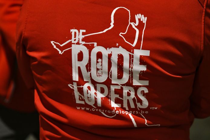 “Verkleed je in je favoriete muziekgroep en/of zanger”: Rode Lopers ...