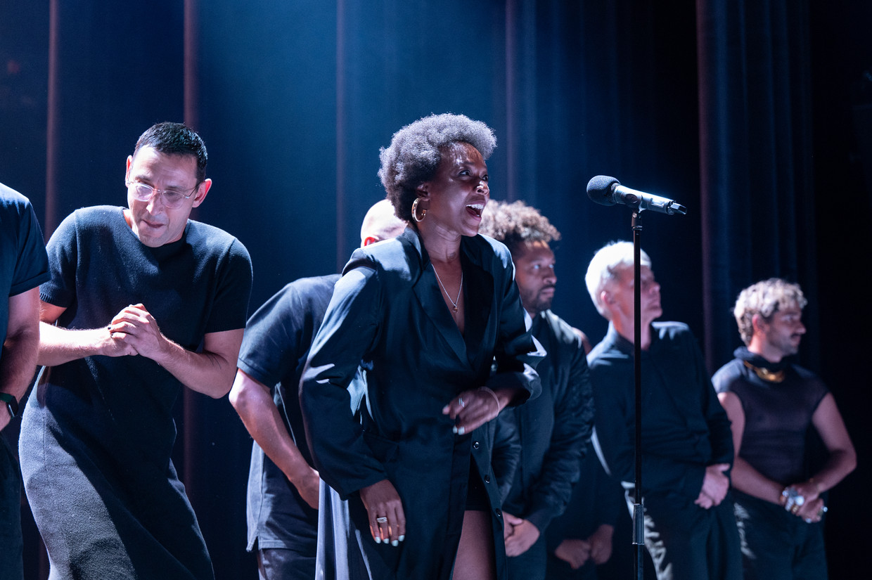 ‘Soms moet er plaatsgemaakt worden’ riep hiphopdanser en theaterleider ...