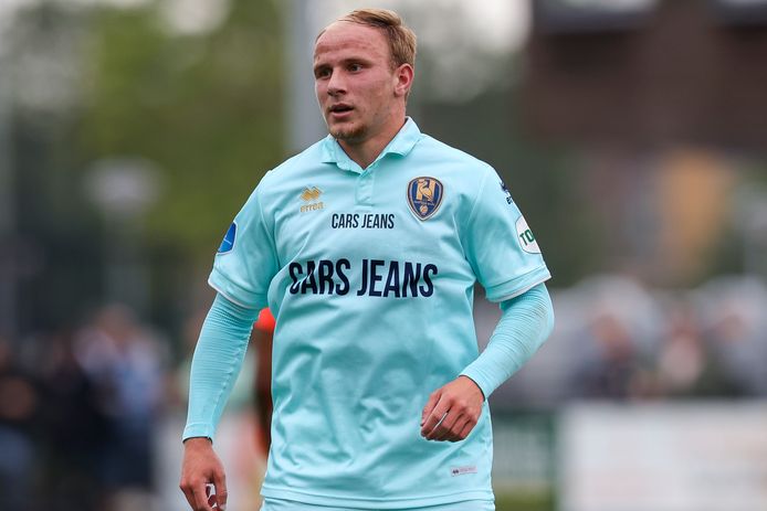 Evan Rottier zoekt ook na zijn doelpunt bij ADO naar ideale positie ...