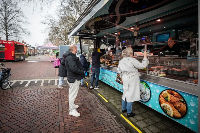 Weekmarkt van Nuenen is klein maar fijn, al hopen handelaren nog altijd ...