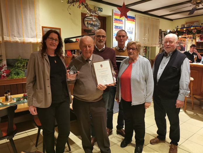 Onderscheiding Voor Patrick Ackx Bij 50ste Bezoek Aan Tieltse
