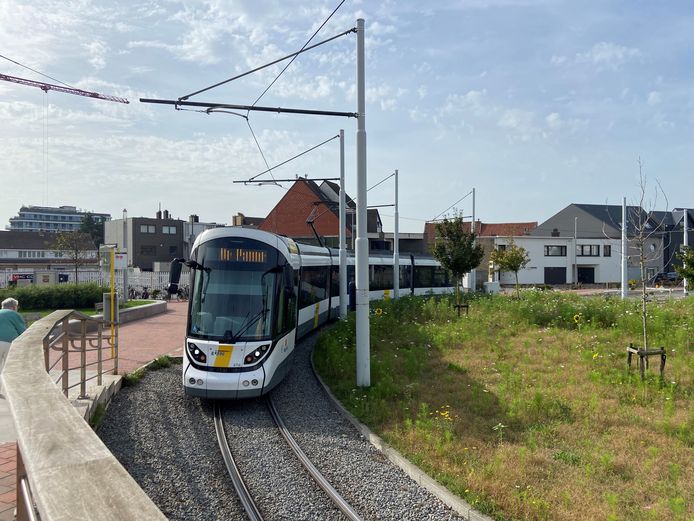 Zelfs een smeermiddel houdt geluidshinder aan deze tramhalte in Knokke niet tegen: “Een pasklare ...