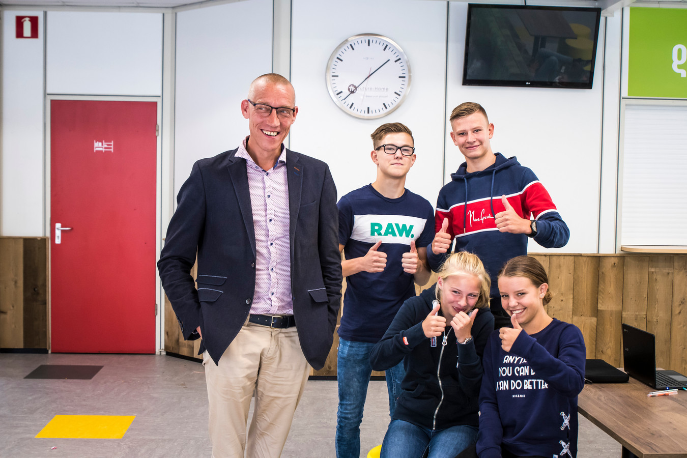 Het puberbrein mag op deze Enschedese school een half uurtje later aan ...