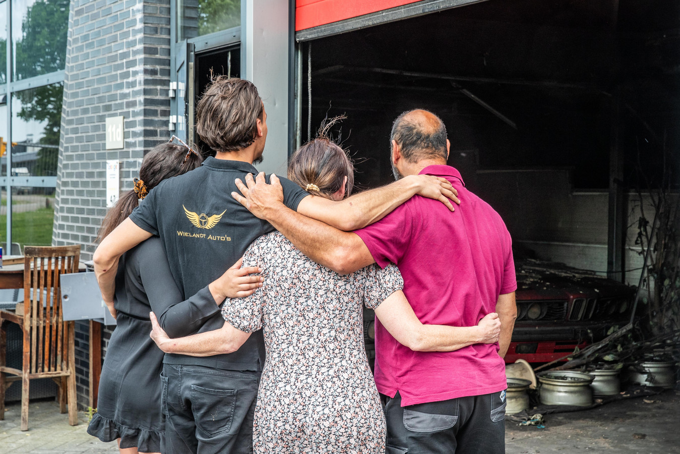 Luke (27) ziet zijn levenswerk in Raalte in vlammen opgaan: ‘Waarom ...