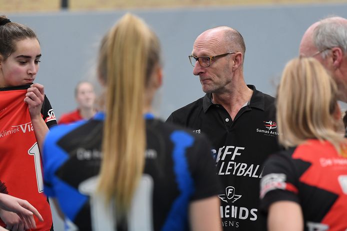 Na Pijnlijk Vertrek Snel Een Nieuwe Job Voor Volleybalcoach Ger Van Heugten Sport Maasland