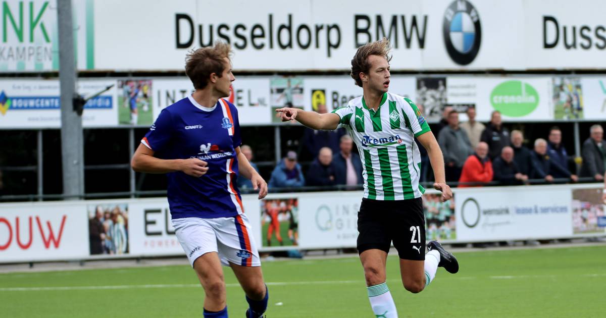 Na anderhalf jaar lappenmand staat Jur van Dalfsen weer op het veld ...