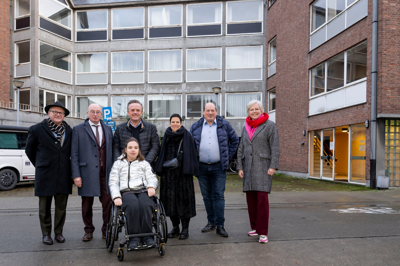 Vzw Toontjeshuis krijgt oud gemeentehuis in erfpacht om het nieuwe ...