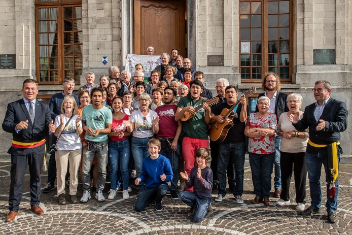 Mia Vercruysse gelauwerd als Ridder in de Kroonorde | Roeselare | hln.be