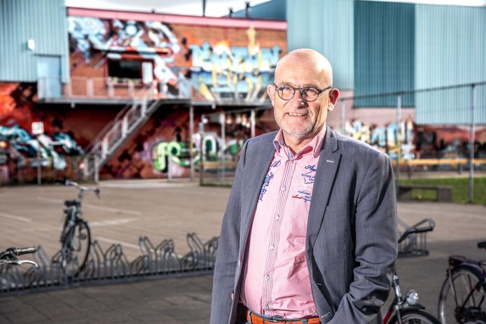 Tijdelijke parkeerplaats voor Vrije Evangelisatie Zwolle achter WRZV ...