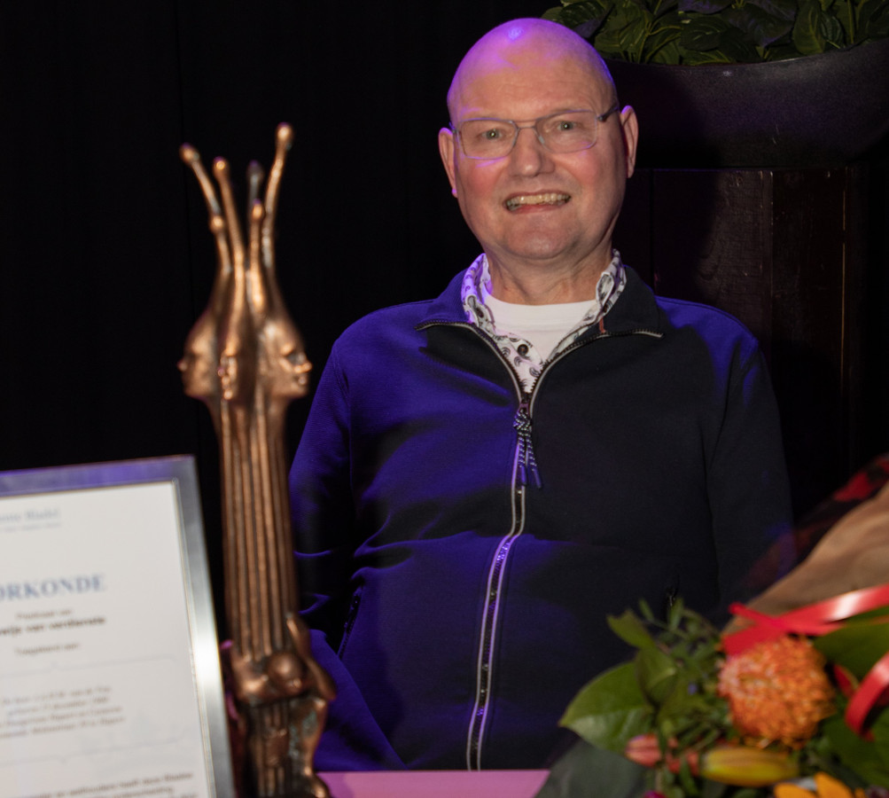 ‘De Blaalse Zuil’ voor Johan van de Ven uit Hapert | Foto | AD.nl