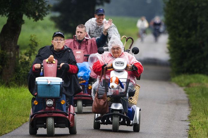 Scootmobielclub Assen verbolgen over Fiets4Daagse: ‘We worden ...