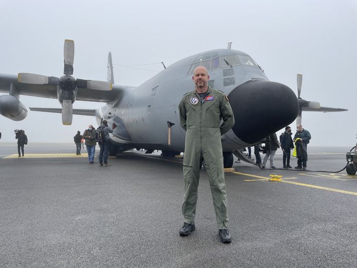 REPORTAGE. Aan boord van de laatste vlucht van de C-130: “Elke ...