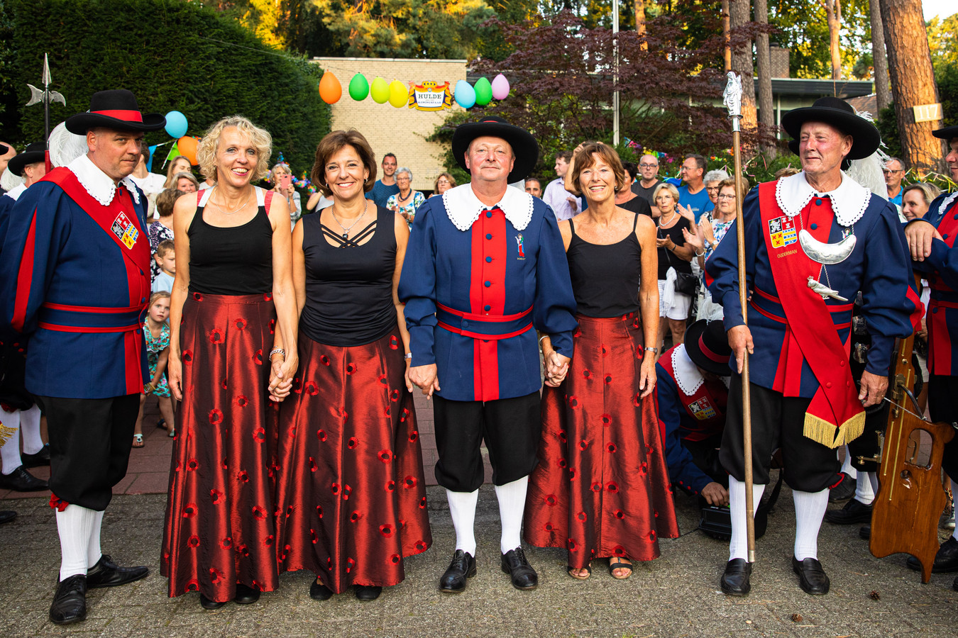 Het gilde in Soest moet wel voor de bijl: vrouwen voor het eerst in ...