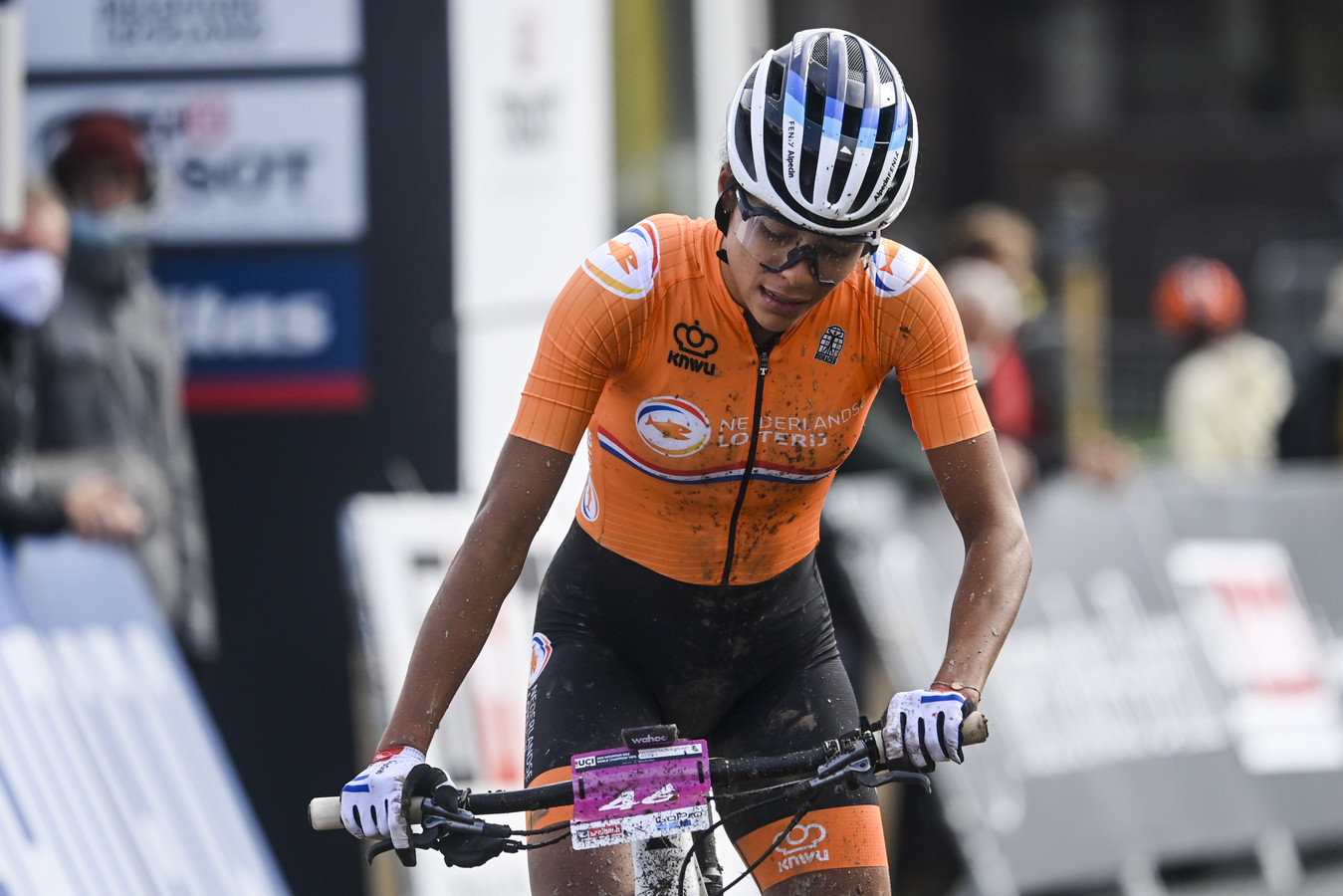 Brons voor Alvarado bij beloften op WK mountainbike | Foto | AD.nl