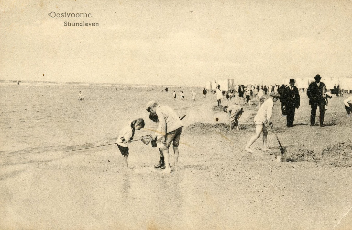 Vissen op een lekkere zomerdag? Het dorp liep er voor uit | Foto | AD.nl