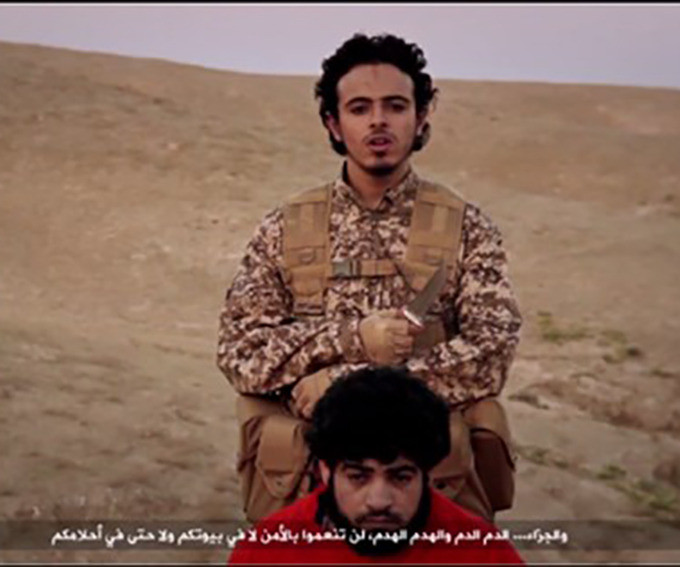 Nieuwe barbaarse IS-video toont onthoofdingen door daders aanslagen ...