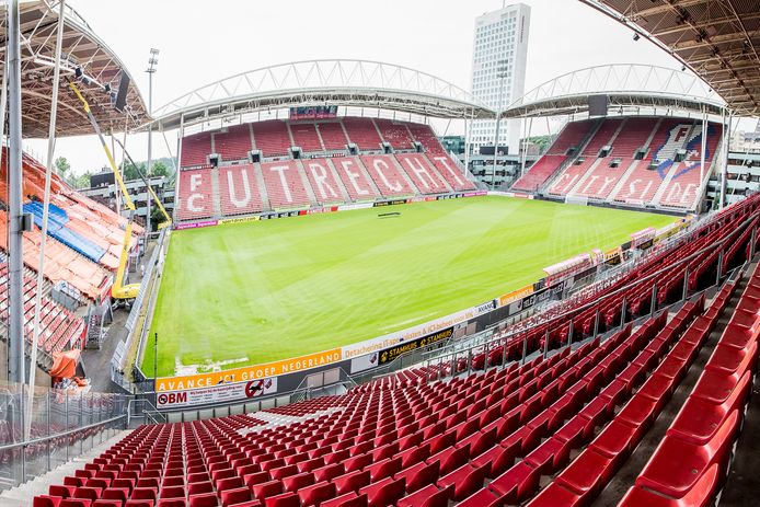 KNVB hakt knoop door: FC Utrecht vult laatste plek in eredivisie ...