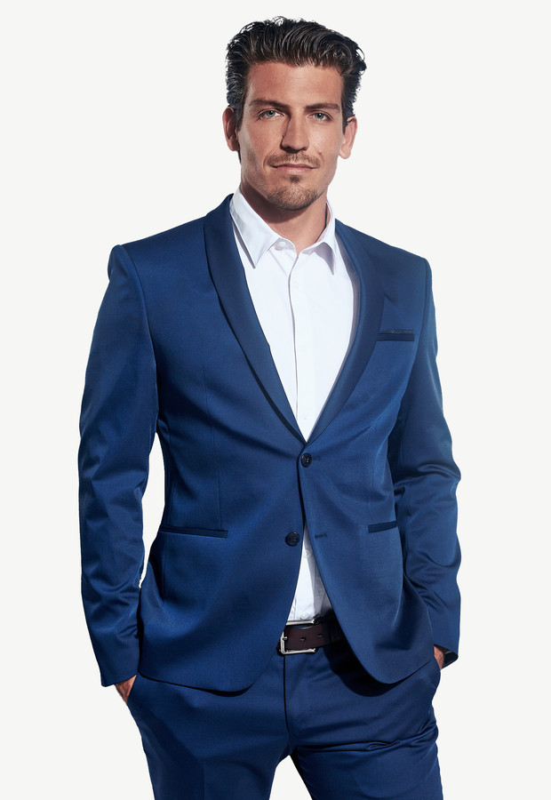 Nieuwe bachelor laat vrouwen smelten met intens blauwe kijkers | Foto ...