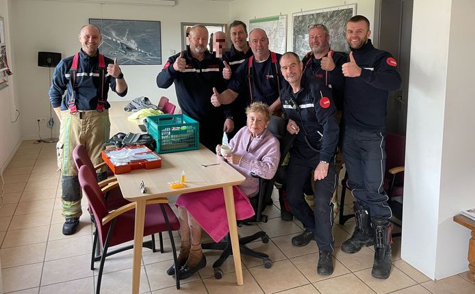 Deze brandweermannen vonden de vermiste Simone: “Het is een gelukkig ...